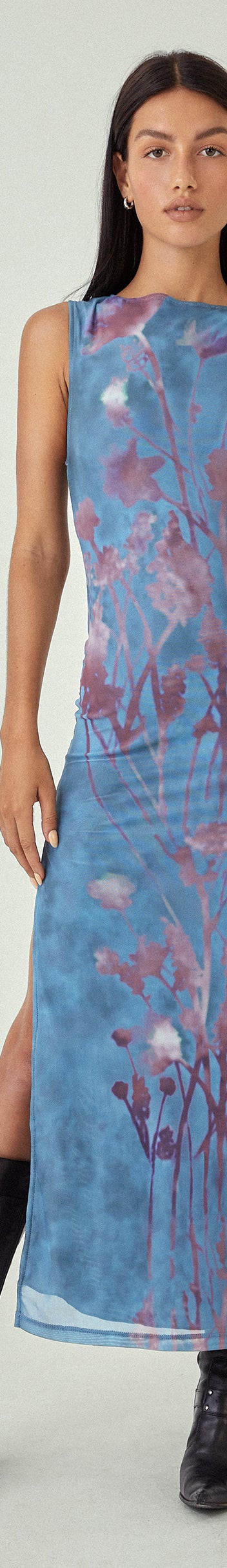 Blue Floral Pattern Crewneck Sleeveless Midi Dress | Flo – motelrocks ...