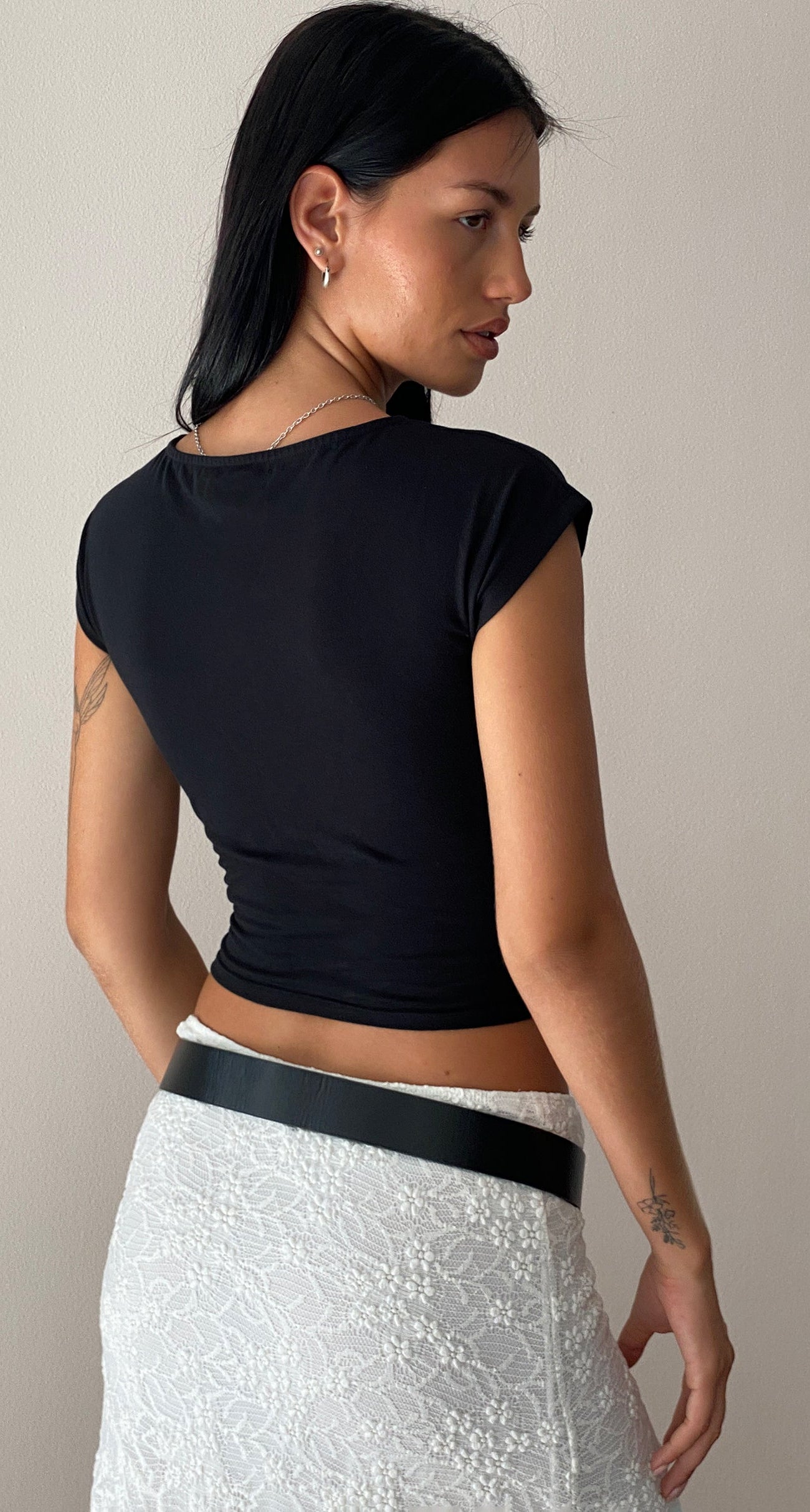 Black Tee with Cutie Thorns | Jonnet – motelrocks-com-us