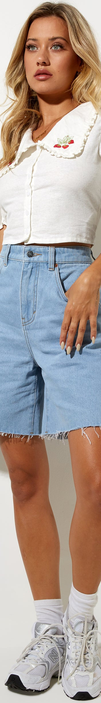 Strawberry Embro Oversize Collar White Shirt | Tucci – motelrocks-com-us