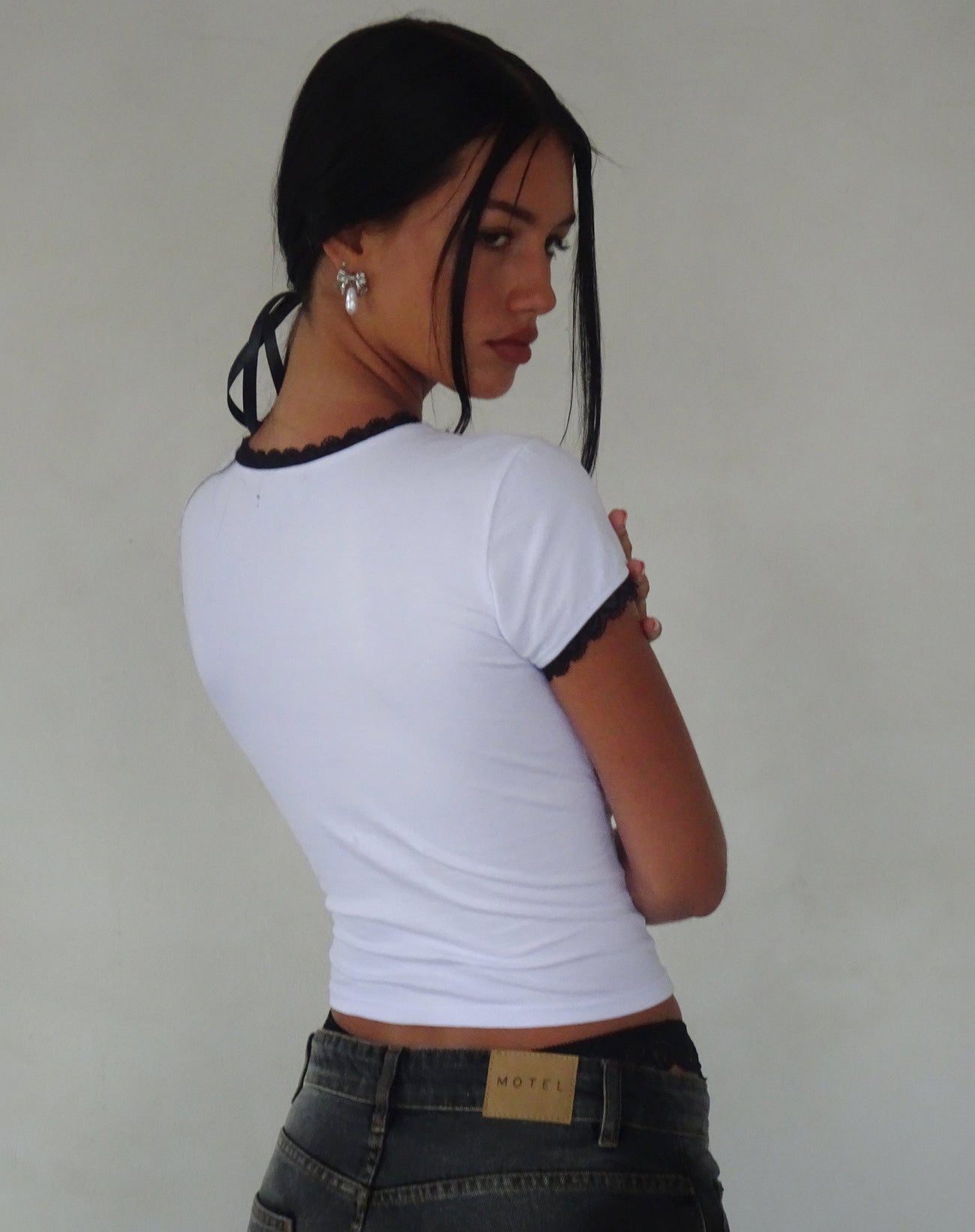 White Baby Tee with Heartbreaker Motif | Zyzy – motelrocks-com-us