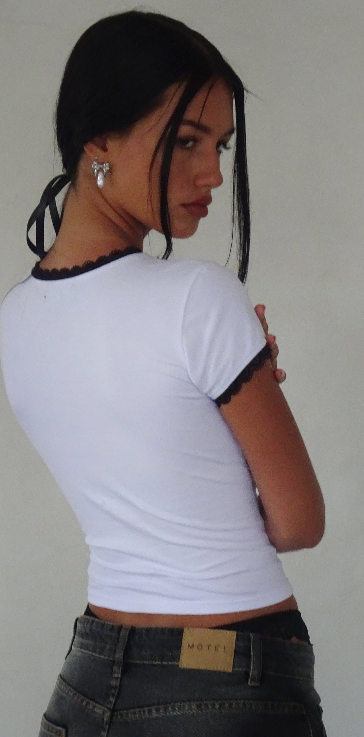 White Baby Tee with Heartbreaker Motif | Zyzy – motelrocks-com-us