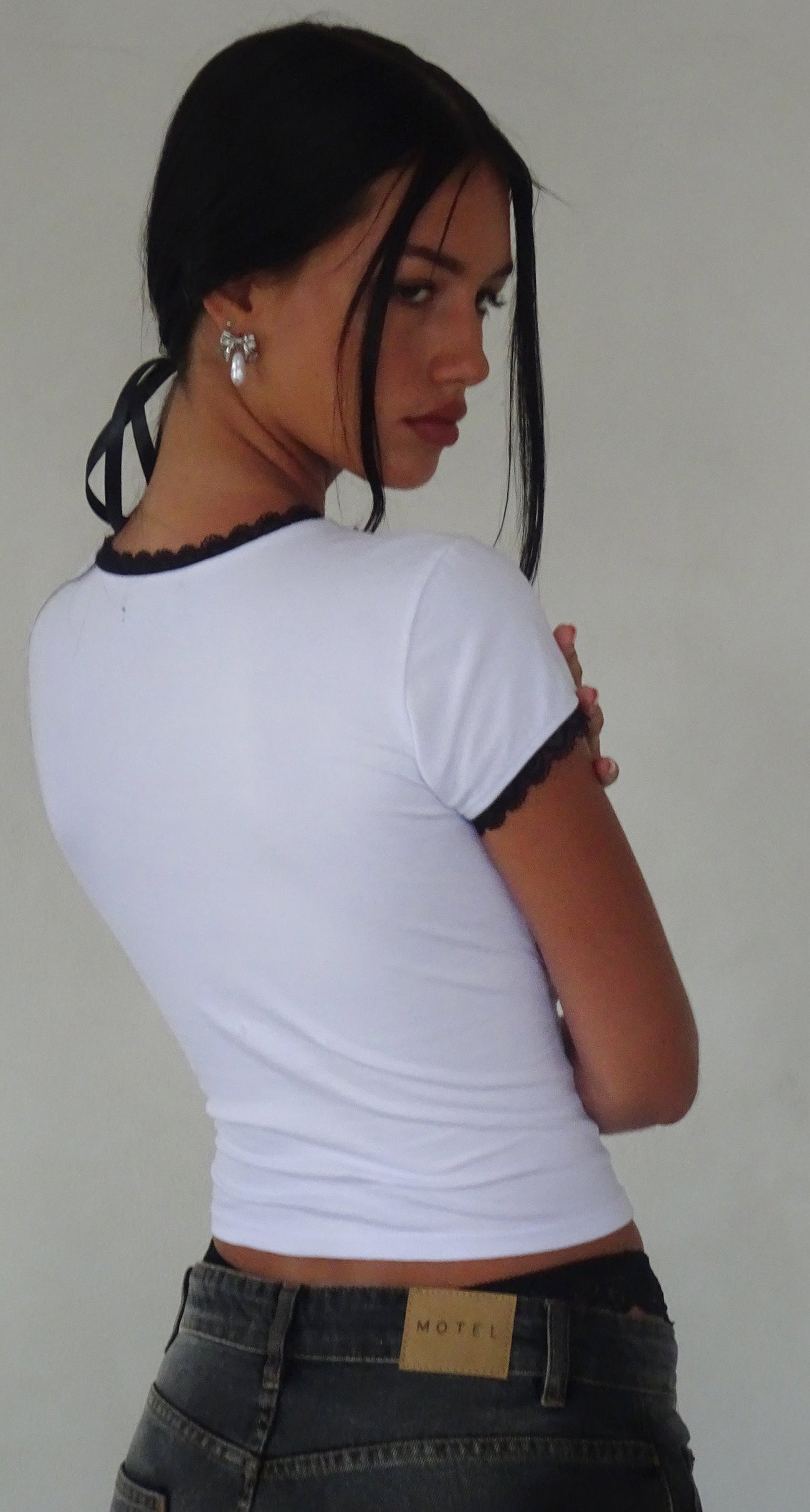 White Baby Tee with Heartbreaker Motif | Zyzy – motelrocks-com-us