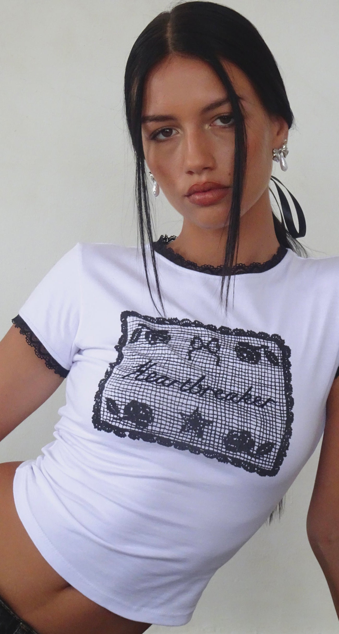 White Baby Tee with Heartbreaker Motif | Zyzy – motelrocks-com-us