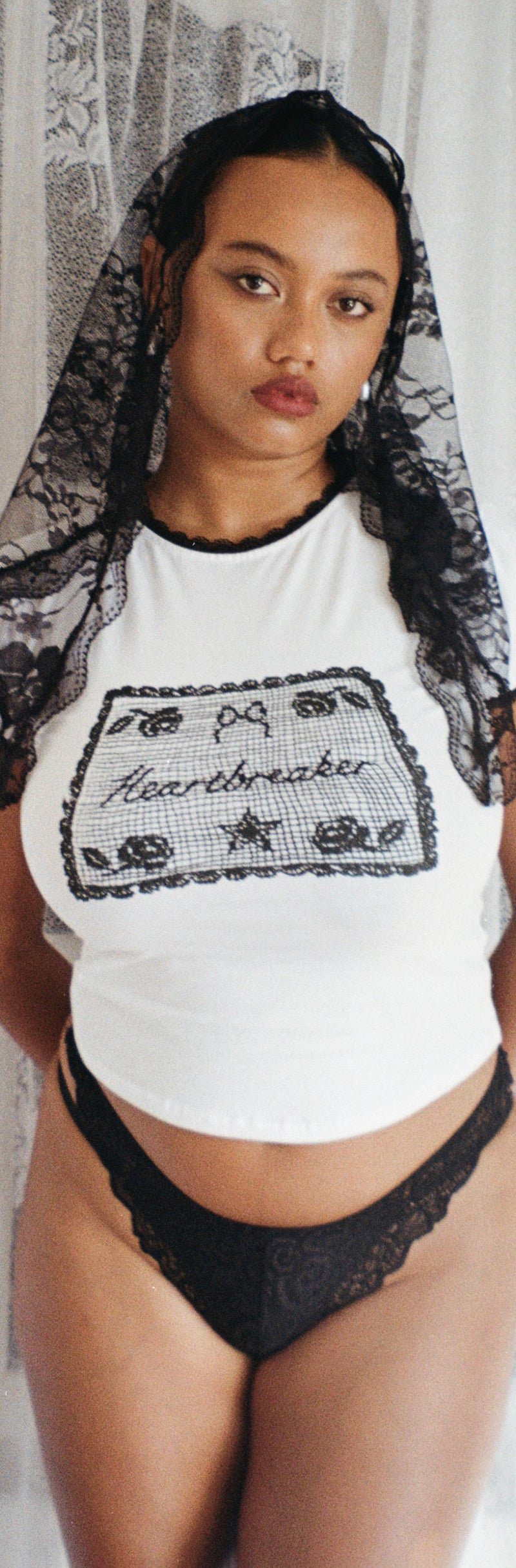 White Baby Tee with Heartbreaker Motif | Zyzy – motelrocks-com-us