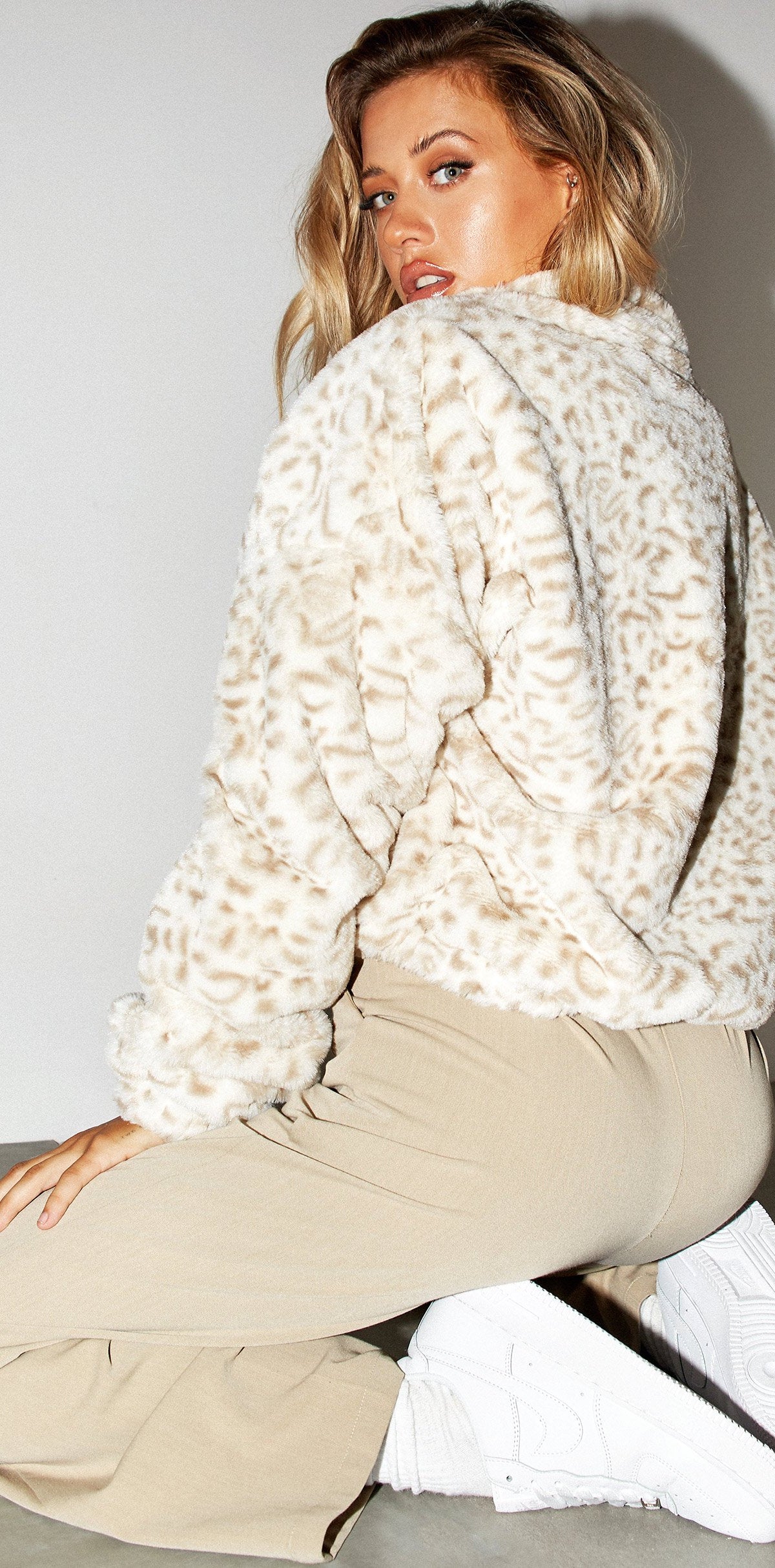Fluffy White and Cream Jumper | Nero – motelrocks-com-us